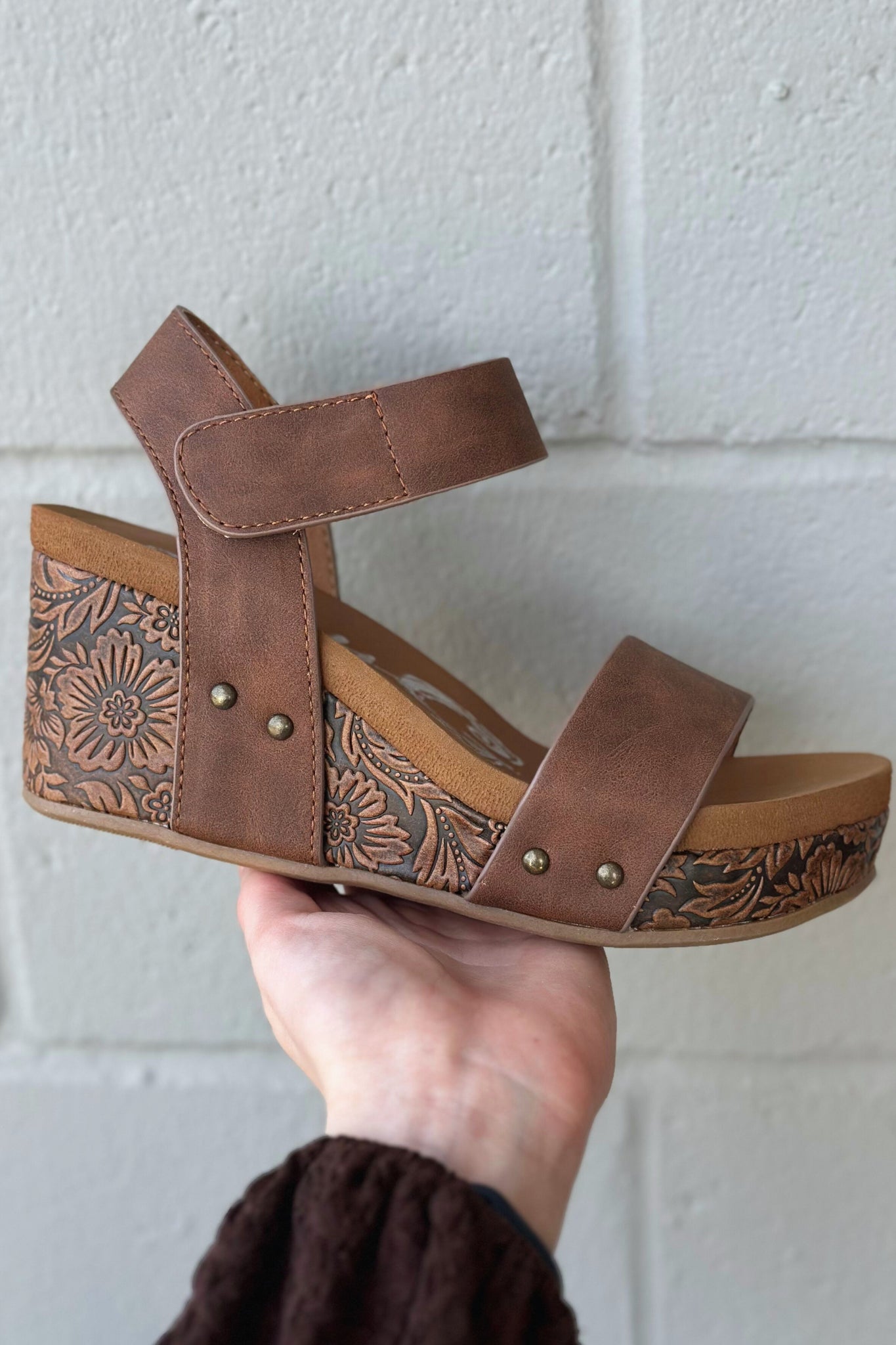 TAN DEVON WEDGES – SixShooterJunction